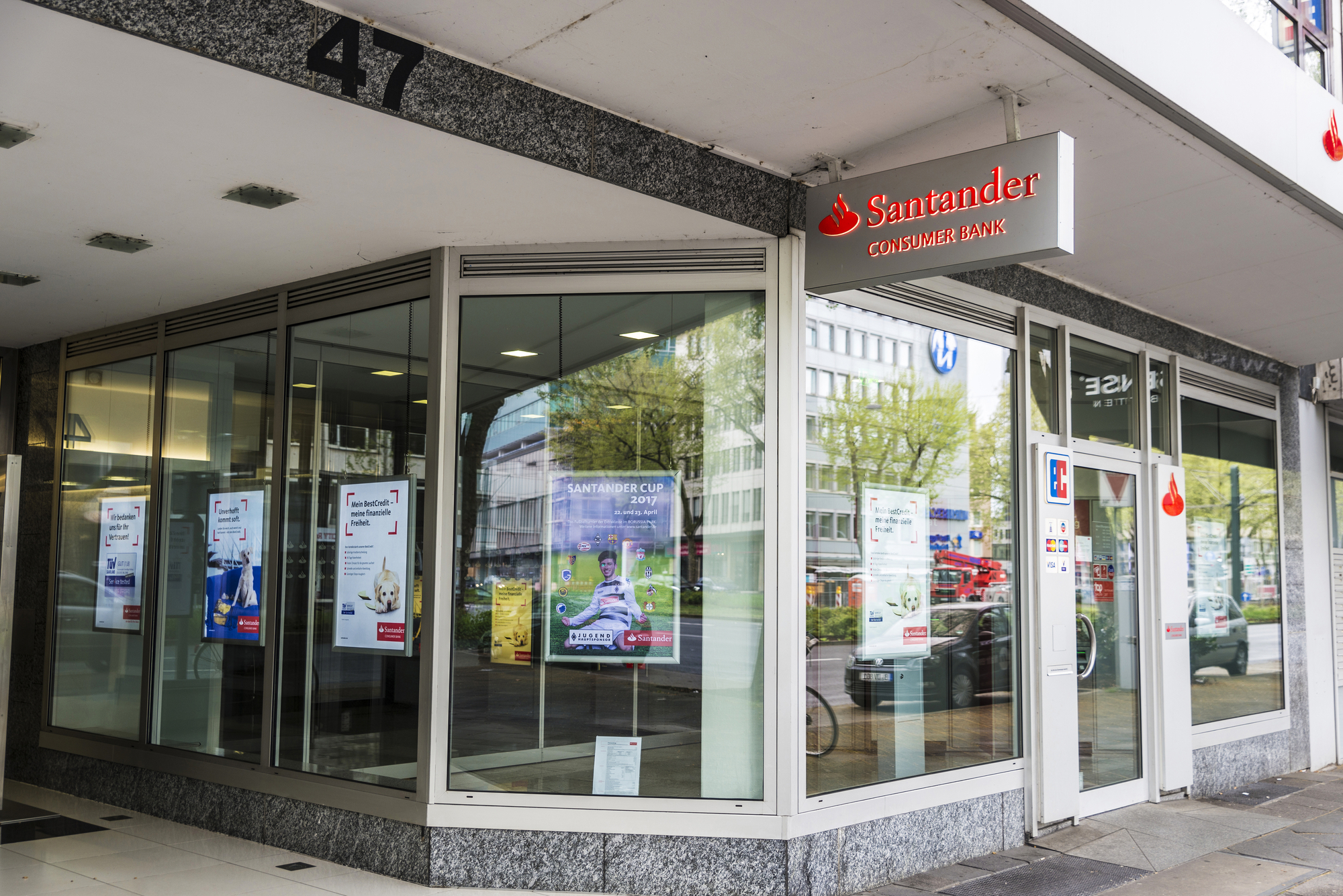 Santander Consumer Bank – oferta banku, informacje kontaktowe i opinie